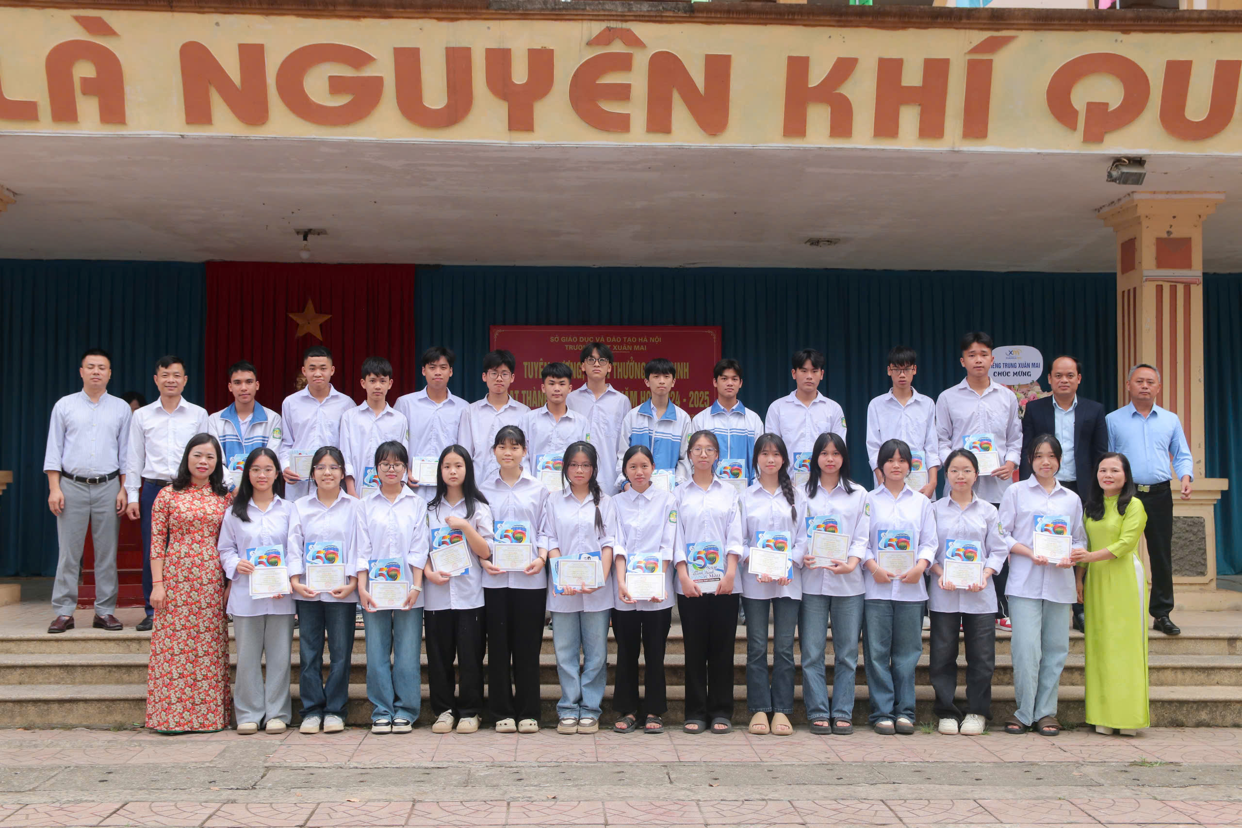 LỄ TUYÊN DƯƠNG - KHEN THƯỞNG HỌC SINH CÓ THÀNH TÍCH XUẤT SẮC NĂM HỌC 2024 – 2025